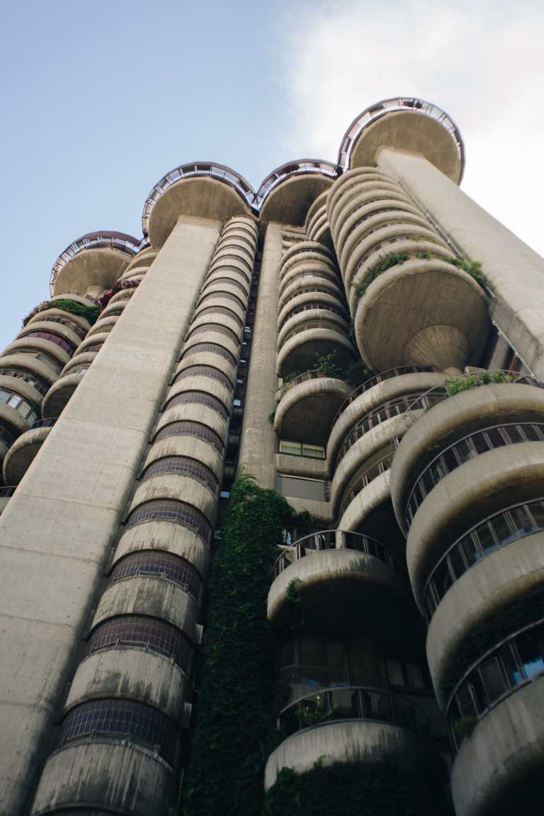 Visita del Vostok a Torres Blancas y lenguajes de diseño – Instituto Tramontana